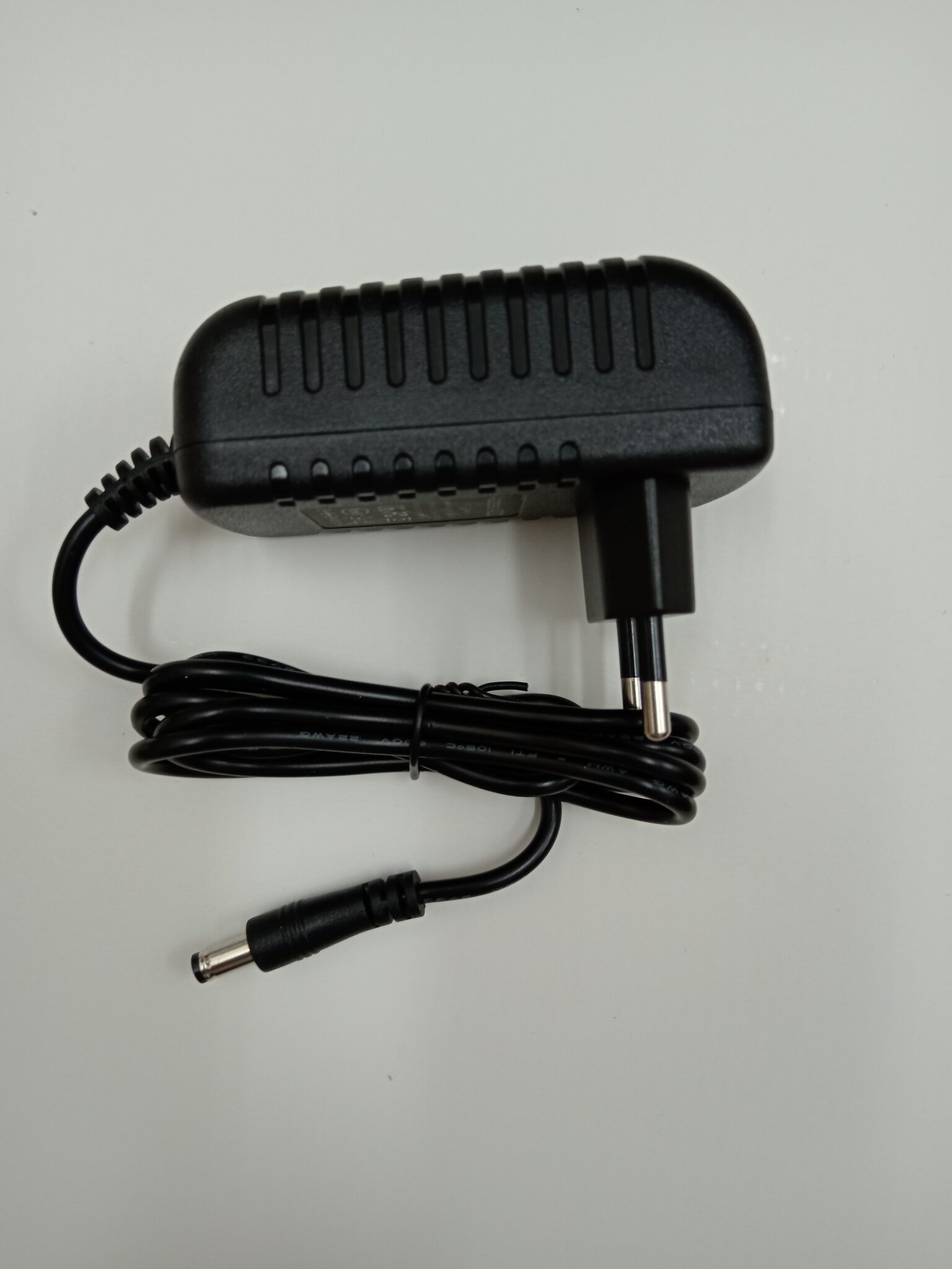 Strujni adapter, napajanje, 9V/2A, AC/DC, 5.5mm, kabl 1.1m - malina314